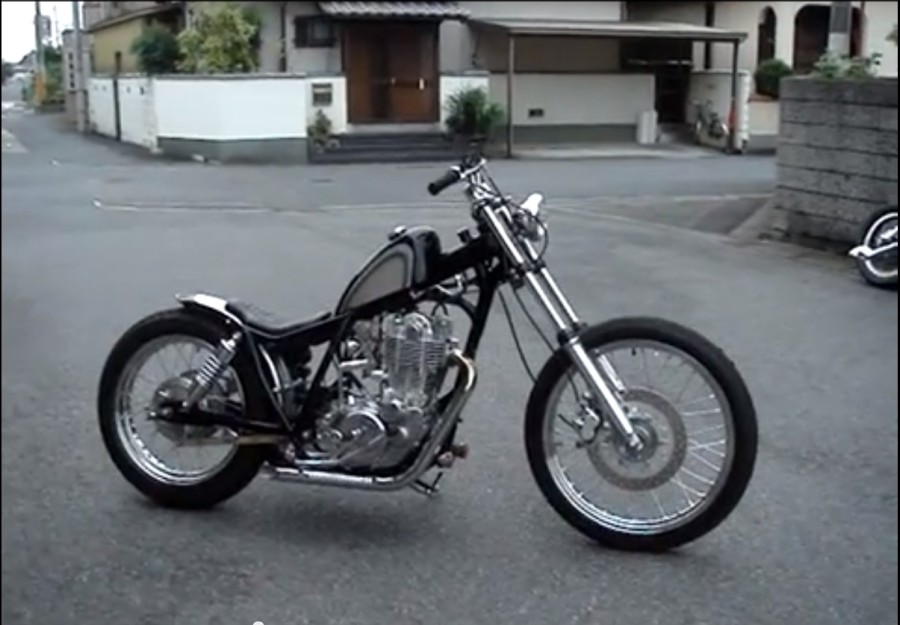 動画紹介/2%ER SR400 CHOPPER/BOBBER | モトタイムズ MOTO TIMES